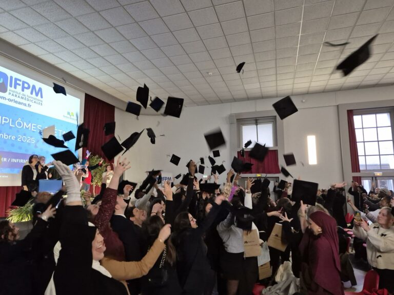 Cérémonie de diplomation 2023–2025 : une promotion engagée et l ...